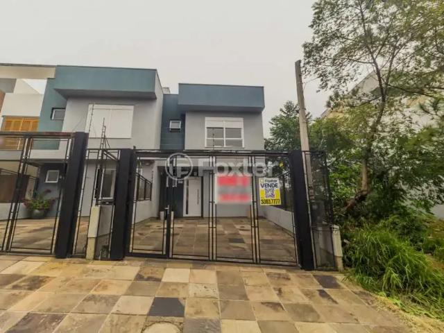 Casa / Sobrado para Venda em Porto Alegre/RS Guarujá 3 Quartos
