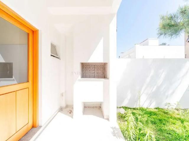 Casa / Sobrado para Venda em Porto Alegre/RS Guarujá 3 Quartos
