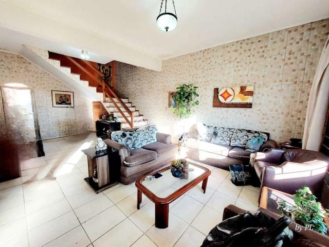 Casa / Sobrado para Venda em Porto Alegre/RS Guarujá 3 Quartos