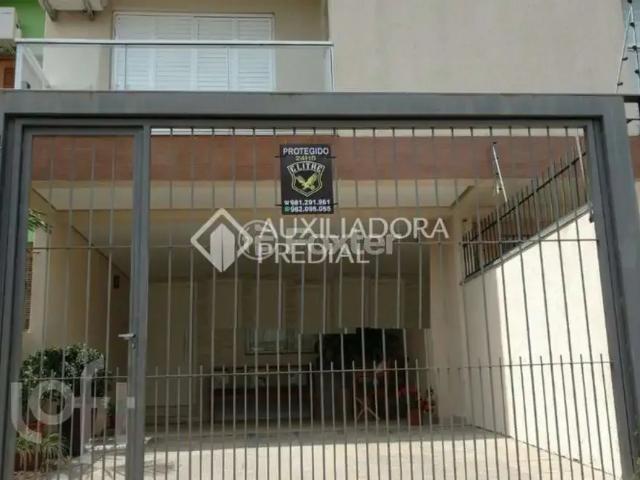 Casa / Sobrado para Venda em Porto Alegre/RS Guarujá 3 Quartos