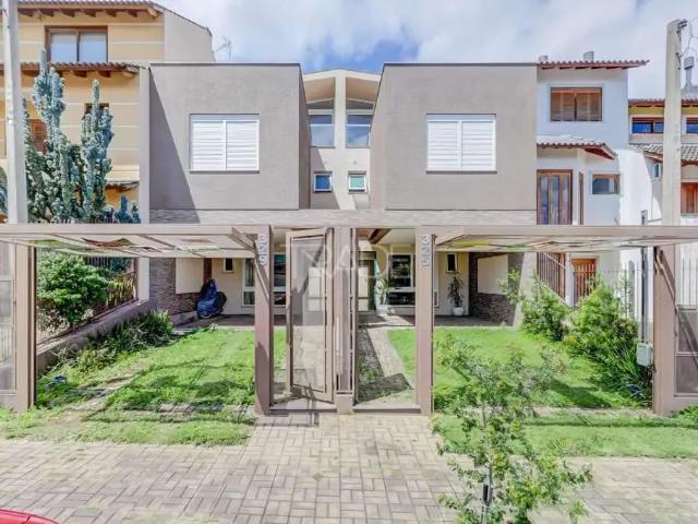 Casa / Sobrado para Venda em Porto Alegre/RS Guarujá 3 Quartos