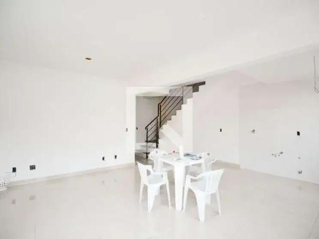 Casa / Sobrado para Venda em Porto Alegre/RS Guarujá 3 Quartos