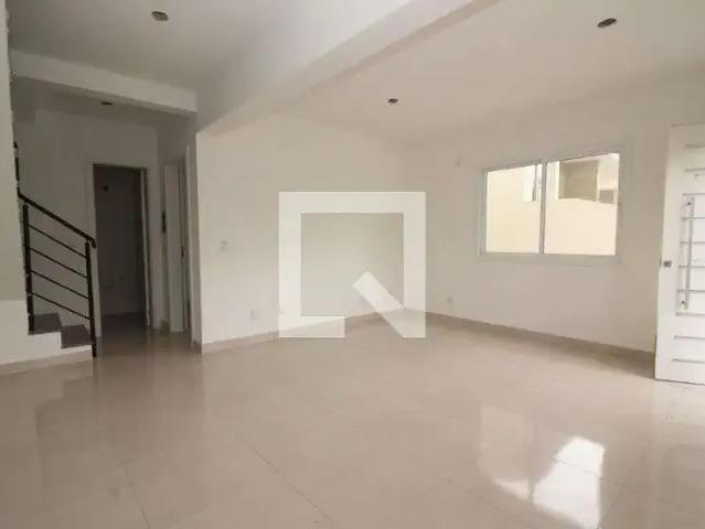 Casa / Sobrado para Venda em Porto Alegre/RS Guarujá 3 Quartos