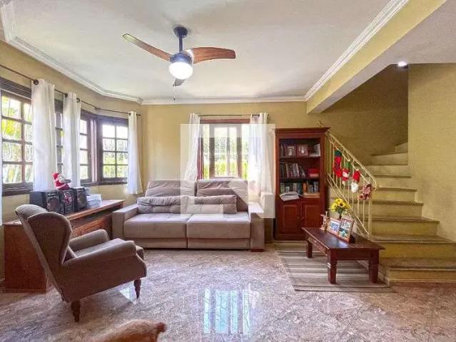 Casa / Sobrado para Venda em Porto Alegre/RS Guarujá 3 Quartos