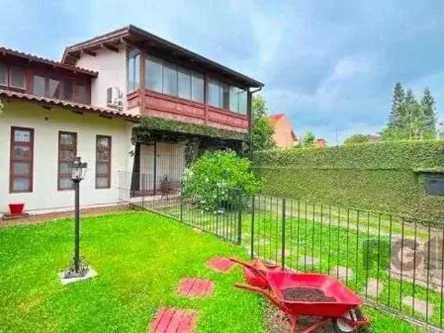 Casa / Sobrado para Venda em Porto Alegre/RS Guarujá 3 Quartos