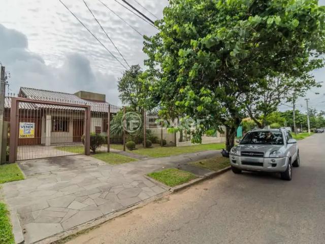 Casa / Sobrado para Venda em Porto Alegre/RS Guarujá 3 Quartos