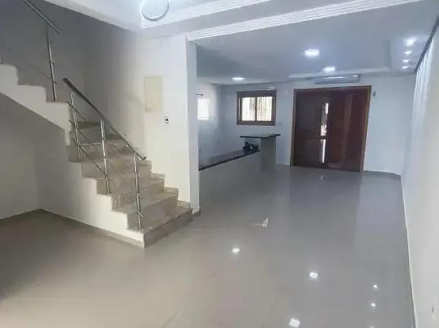 Casa / Sobrado para Venda em Porto Alegre/RS Guarujá 3 Quartos