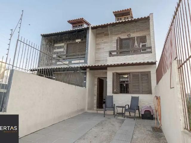 Casa / Sobrado para Venda em Porto Alegre/RS Guarujá 3 Quartos
