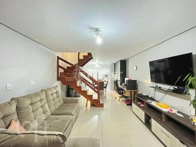 Casa / Sobrado para Venda em Porto Alegre/RS Guarujá 3 Quartos