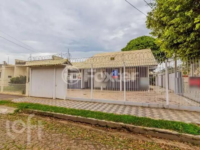 Casa / Sobrado para Venda em Porto Alegre/RS Guarujá 3 Quartos