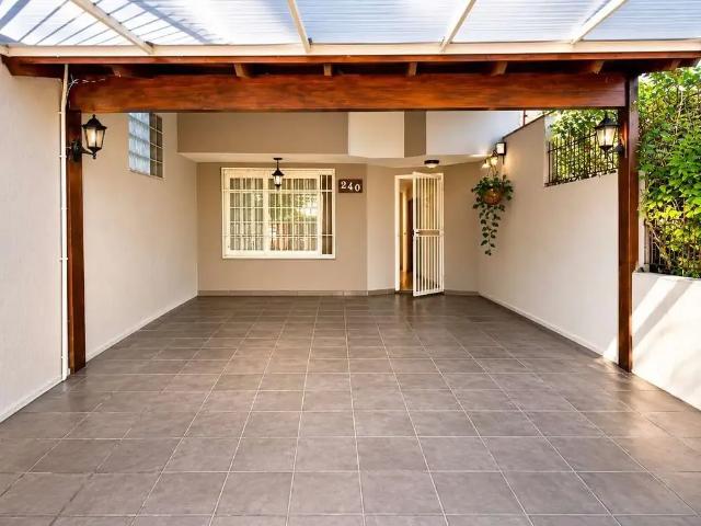 Casa / Sobrado para Venda em Porto Alegre/RS Guarujá 3 Quartos