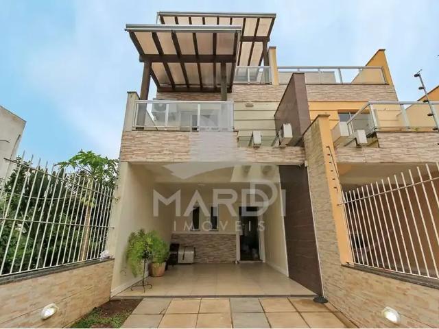 Casa / Sobrado para Venda em Porto Alegre/RS Guarujá 3 Quartos