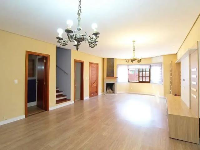 Casa / Sobrado para Venda em Porto Alegre/RS Guarujá 3 Quartos