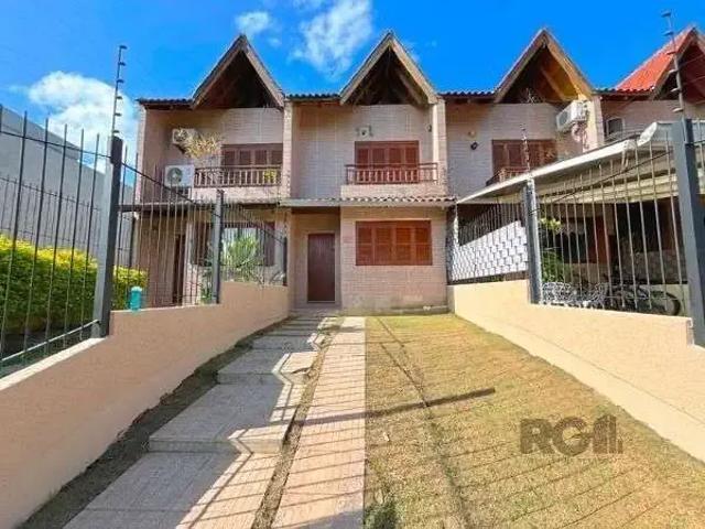 Casa / Sobrado para Venda em Porto Alegre/RS Guarujá 3 Quartos