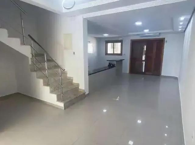 Casa / Sobrado para Venda em Porto Alegre/RS Guarujá 3 Quartos