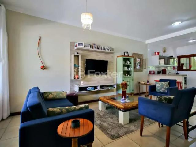Casa / Sobrado para Venda em Porto Alegre/RS Guarujá 3 Quartos
