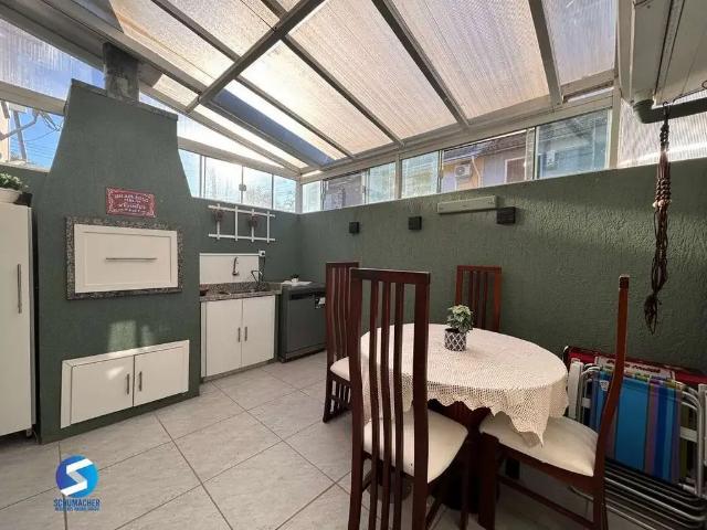 Casa / Sobrado para Venda em Porto Alegre/RS Guarujá 3 Quartos