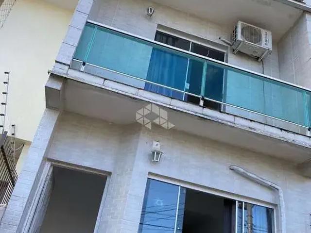 Casa / Sobrado para Venda em Porto Alegre/RS Guarujá 3 Quartos
