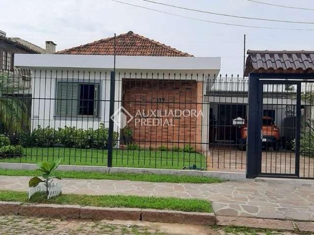 Casa / Sobrado para Venda em Porto Alegre/RS Guarujá 3 Quartos