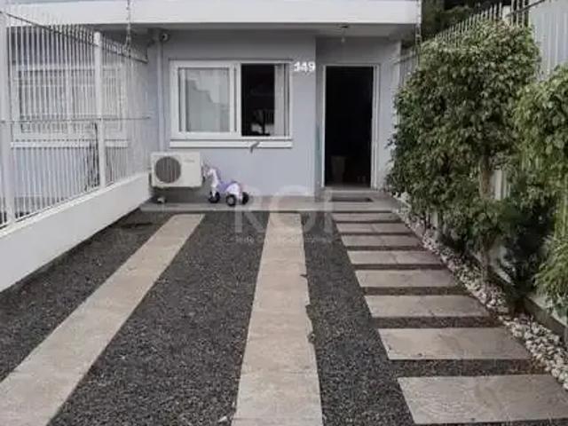 Casa / Sobrado para Venda em Porto Alegre/RS Guarujá 3 Quartos