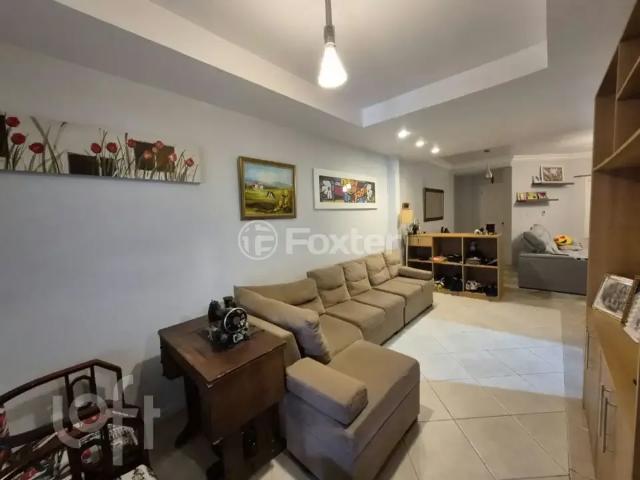 Casa / Sobrado para Venda em Porto Alegre/RS Guarujá 3 Quartos
