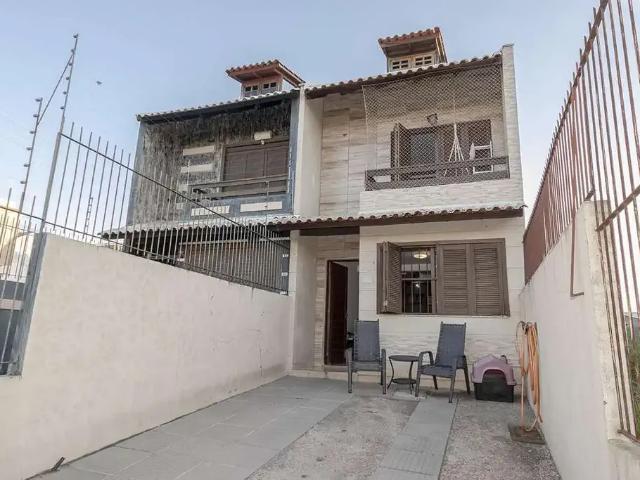 Casa / Sobrado para Venda em Porto Alegre/RS Guarujá 3 Quartos