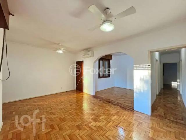Casa / Sobrado para Venda em Porto Alegre/RS Guarujá 3 Quartos