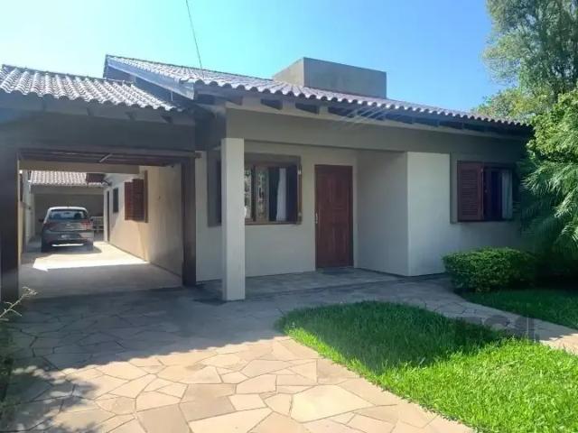 Casa / Sobrado para Venda em Porto Alegre/RS Guarujá 3 Quartos