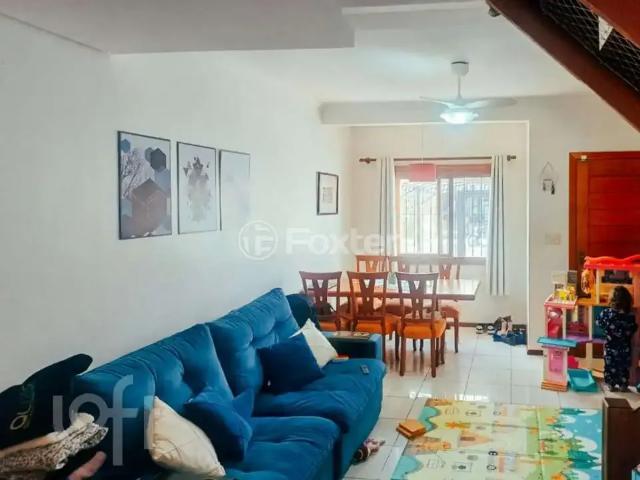 Casa / Sobrado para Venda em Porto Alegre/RS Guarujá 3 Quartos