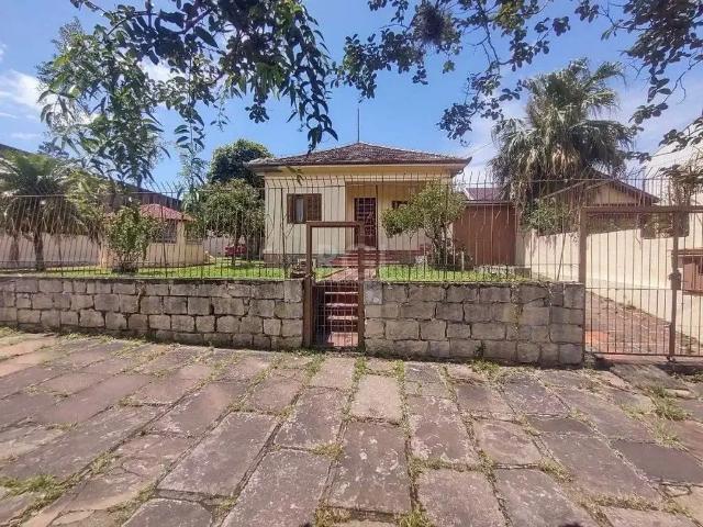 Casa / Sobrado para Venda em Porto Alegre/RS Guarujá 3 Quartos