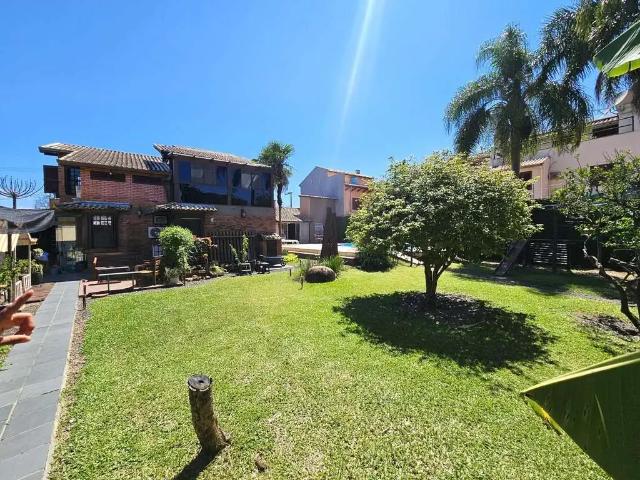 Casa / Sobrado para Venda em Porto Alegre/RS Guarujá 3 Quartos
