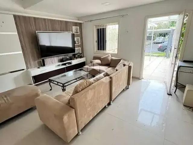 Casa / Sobrado para Venda em Porto Alegre/RS Guarujá 3 Quartos
