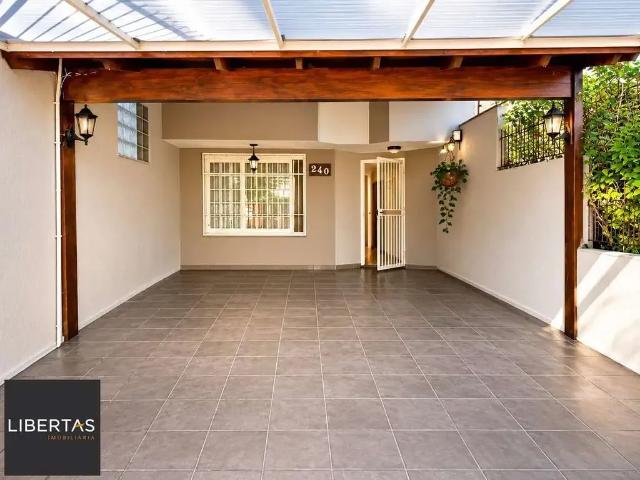 Casa / Sobrado para Venda em Porto Alegre/RS Guarujá 3 Quartos