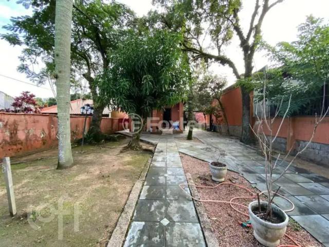 Casa / Sobrado para Venda em Porto Alegre/RS Guarujá 3 Quartos