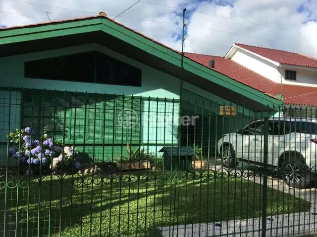 Casa / Sobrado para Venda em Porto Alegre/RS Guarujá 4 Quartos