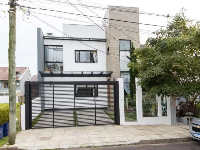Casa / Sobrado para Venda em Porto Alegre/RS Guarujá 4 Quartos