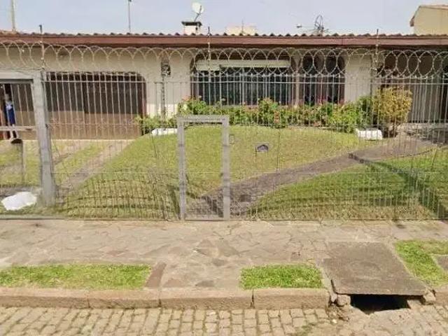 Casa / Sobrado para Venda em Porto Alegre/RS Guarujá 4 Quartos
