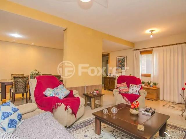 Casa / Sobrado para Venda em Porto Alegre/RS Guarujá 4 Quartos