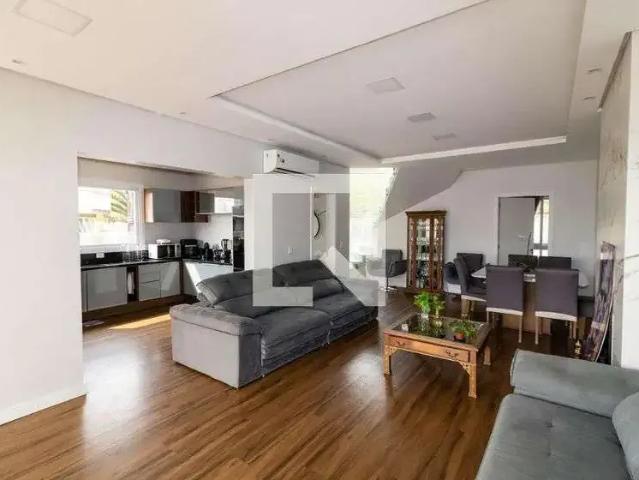 Casa / Sobrado para Venda em Porto Alegre/RS Guarujá 4 Quartos