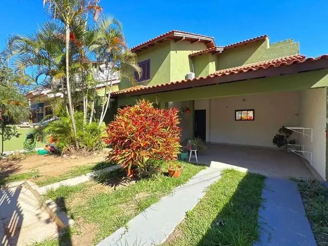 Casa / Sobrado para Venda em Porto Alegre/RS Guarujá 4 Quartos