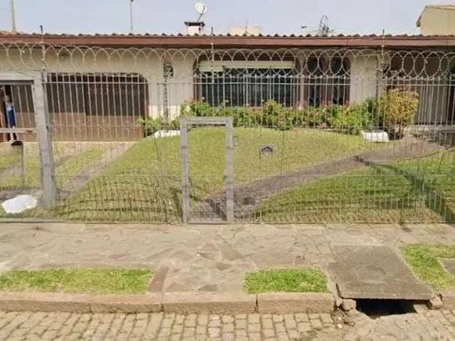 Casa / Sobrado para Venda em Porto Alegre/RS Guarujá 4 Quartos