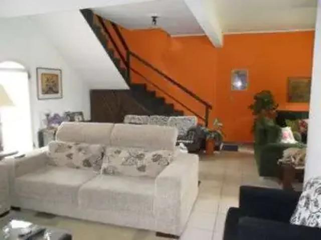Casa / Sobrado para Venda em Porto Alegre/RS Guarujá 5 Quartos