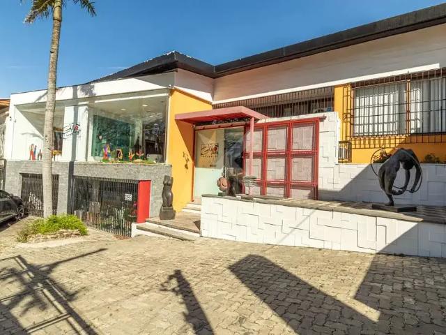 Casa / Sobrado para Venda em Porto Alegre/RS Higienópolis 14 Quartos