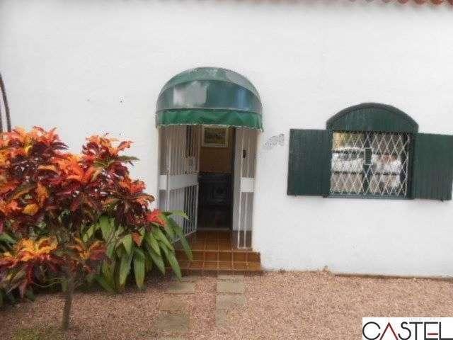 Casa / Sobrado para Venda em Porto Alegre/RS Higienópolis 2 Quartos