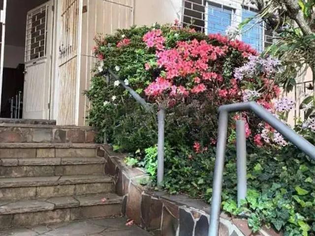 Casa / Sobrado para Venda em Porto Alegre/RS Higienópolis 2 Quartos