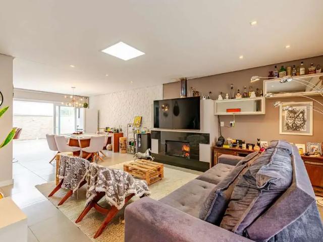 Casa / Sobrado para Venda em Porto Alegre/RS Hípica 3 Quartos