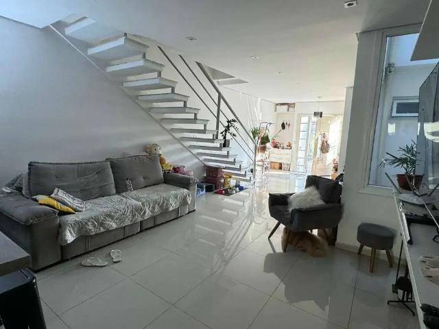 Casa / Sobrado para Venda em Porto Alegre/RS Hípica 3 Quartos