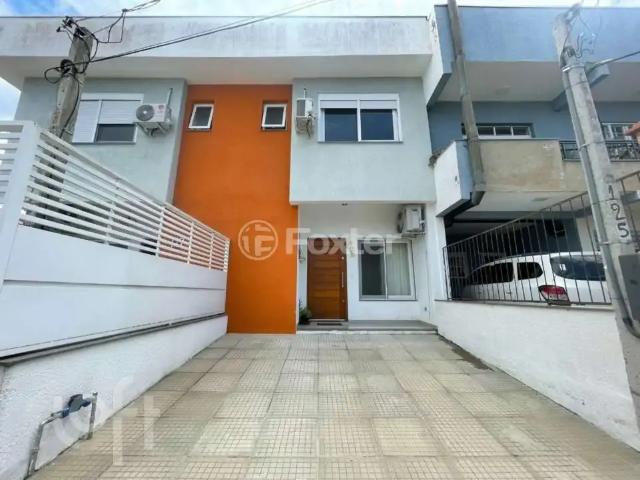 Casa / Sobrado para Venda em Porto Alegre/RS Hípica 3 Quartos