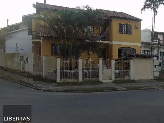 Casa / Sobrado para Venda em Porto Alegre/RS Hípica 3 Quartos