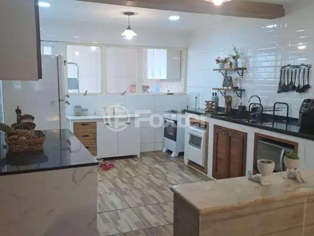 Casa / Sobrado para Venda em Porto Alegre/RS Hípica 3 Quartos